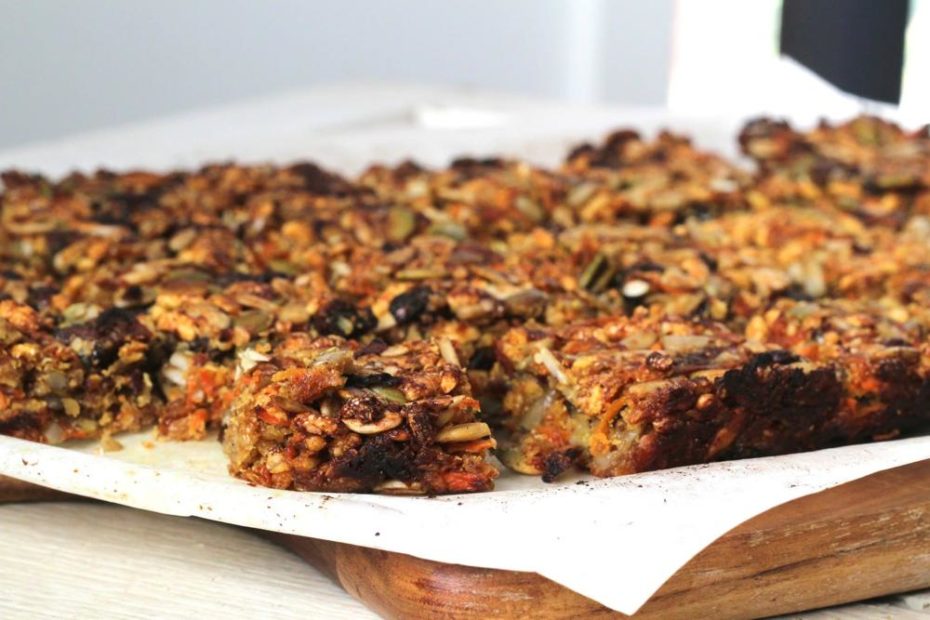 Carrot Cake Muesli Bars (gluten free. dairy free. vegan. nut free)